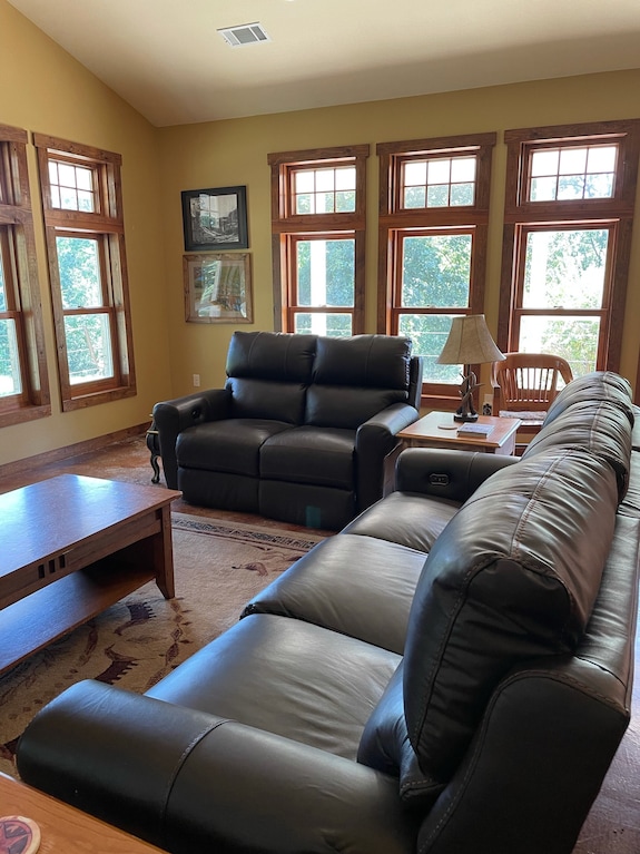 Private Getaway, New, Overlooking Hot Springs 270 East. Temporary Housing Rates - Malvern, AR