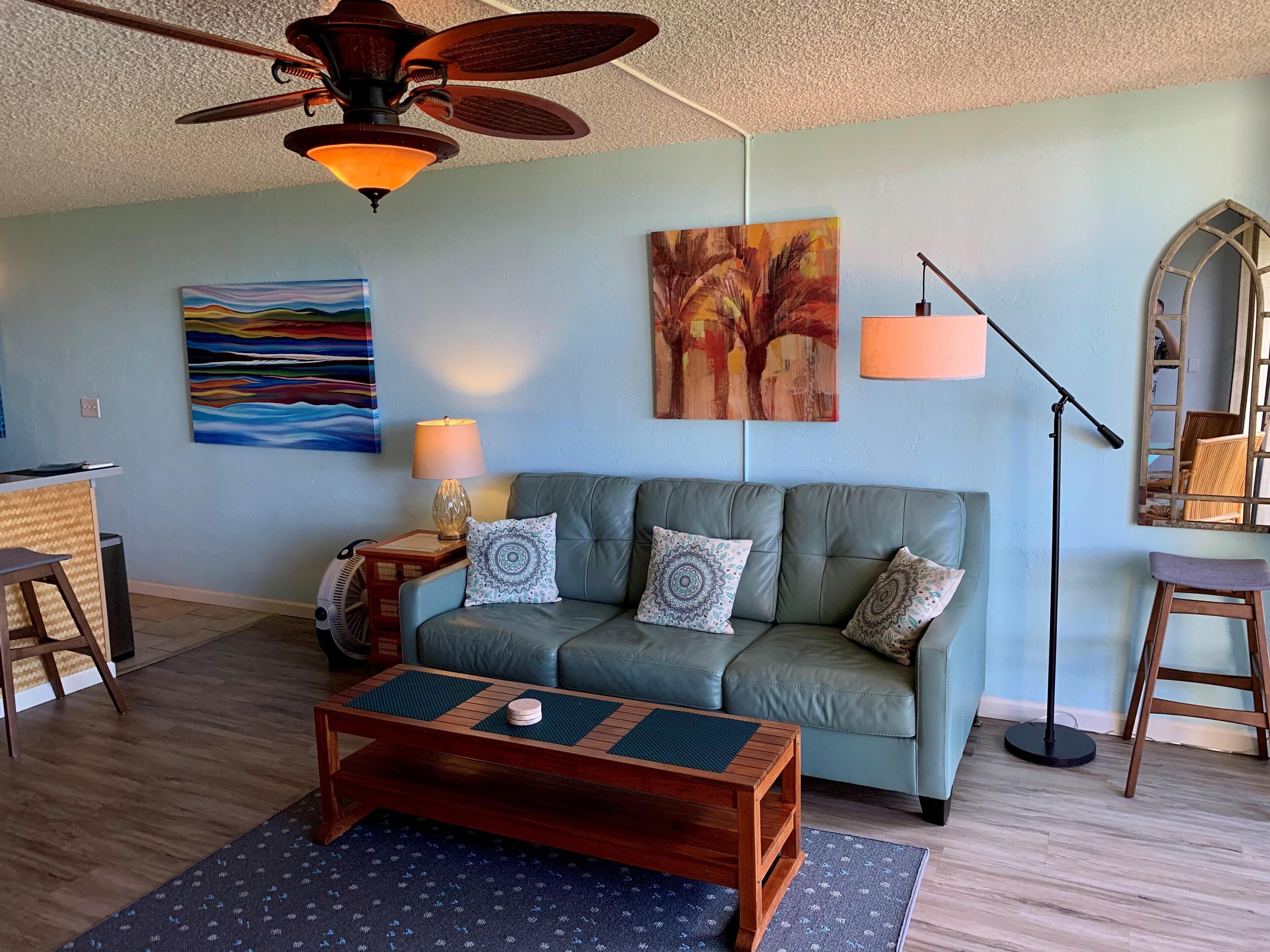 Great In Town Location For This 1 Bedroom Condo With Ocean View - Kailua-Kona, HI