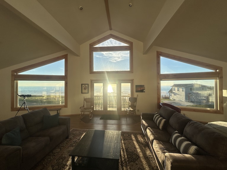 White Water Views, Location, Comfort. - Shelter Cove, CA