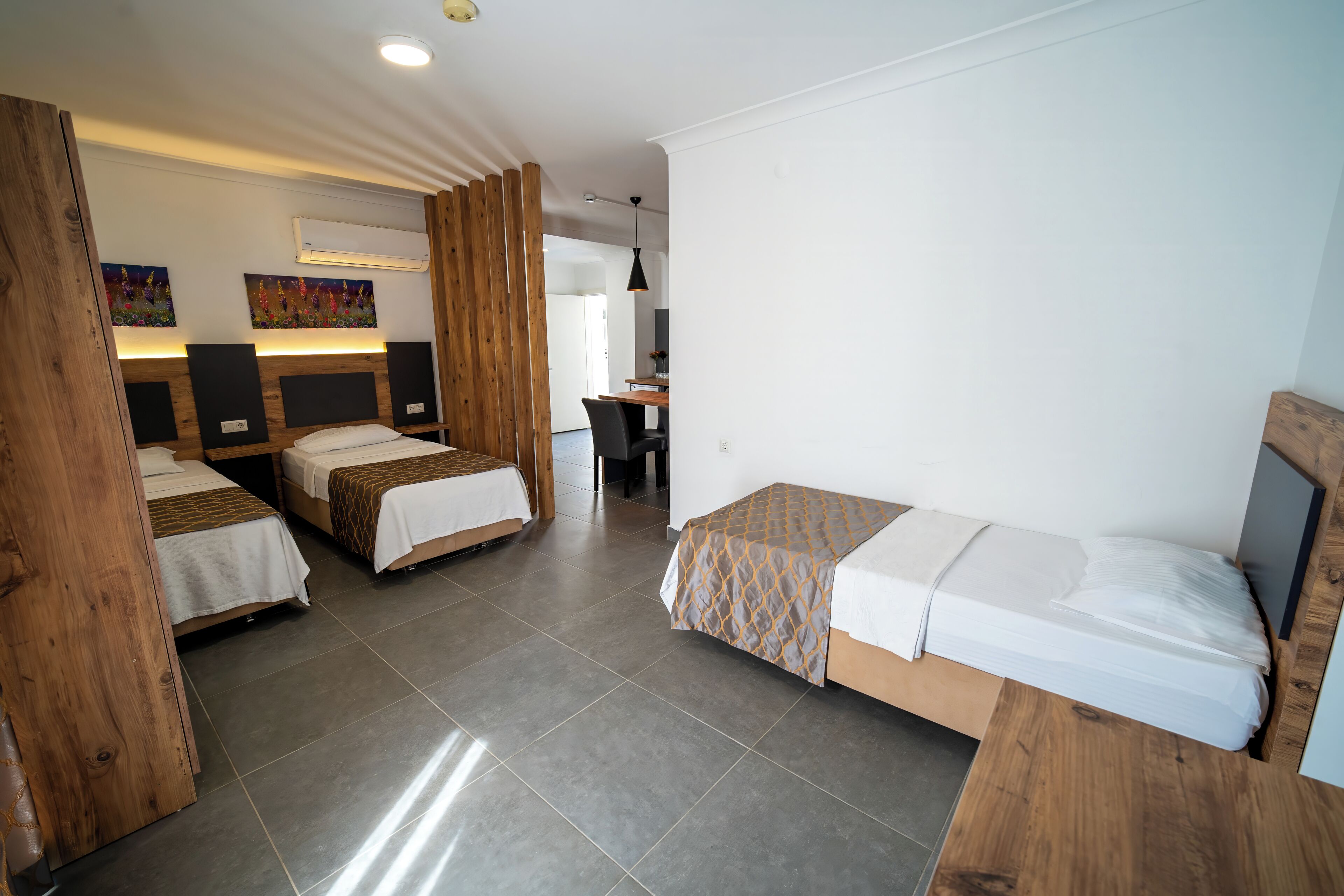 Quarto grand | Frigobar, cofres nos quartos, escrivaninha