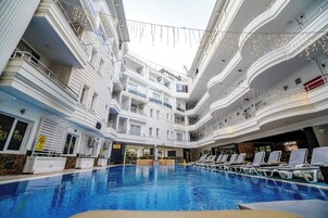 Piscina exterior sazonal