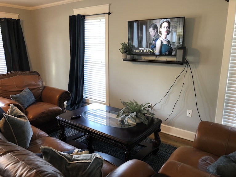 Thunderbolt Yacht Crew House With Coastal Style! - Savannah, GA