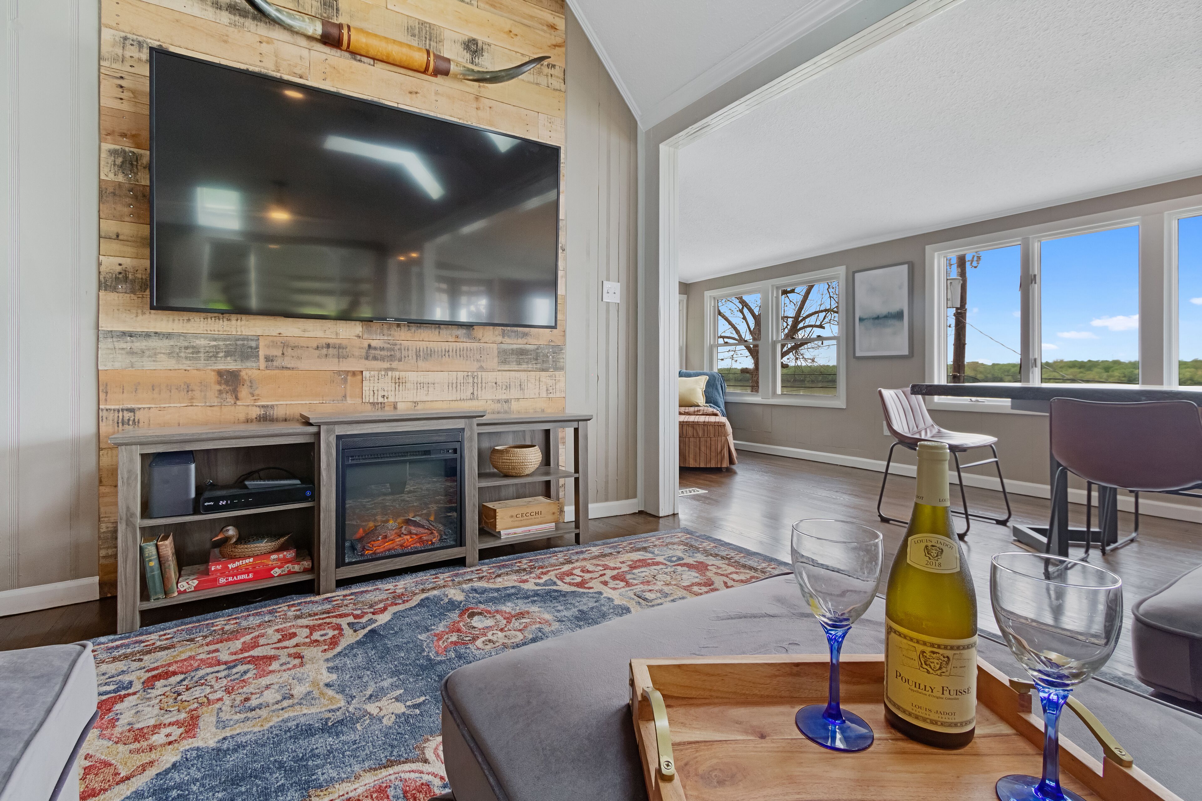 Luxury River Front Cottage With Hot Tub & Spectacular Views - Wrightsville, PA