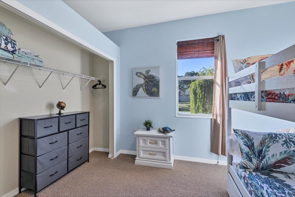 Newtovrbo Relax- Own Home Private Pool, Hot Tub, Near Beaches, Golf & Pickleball - Manasota Key, FL