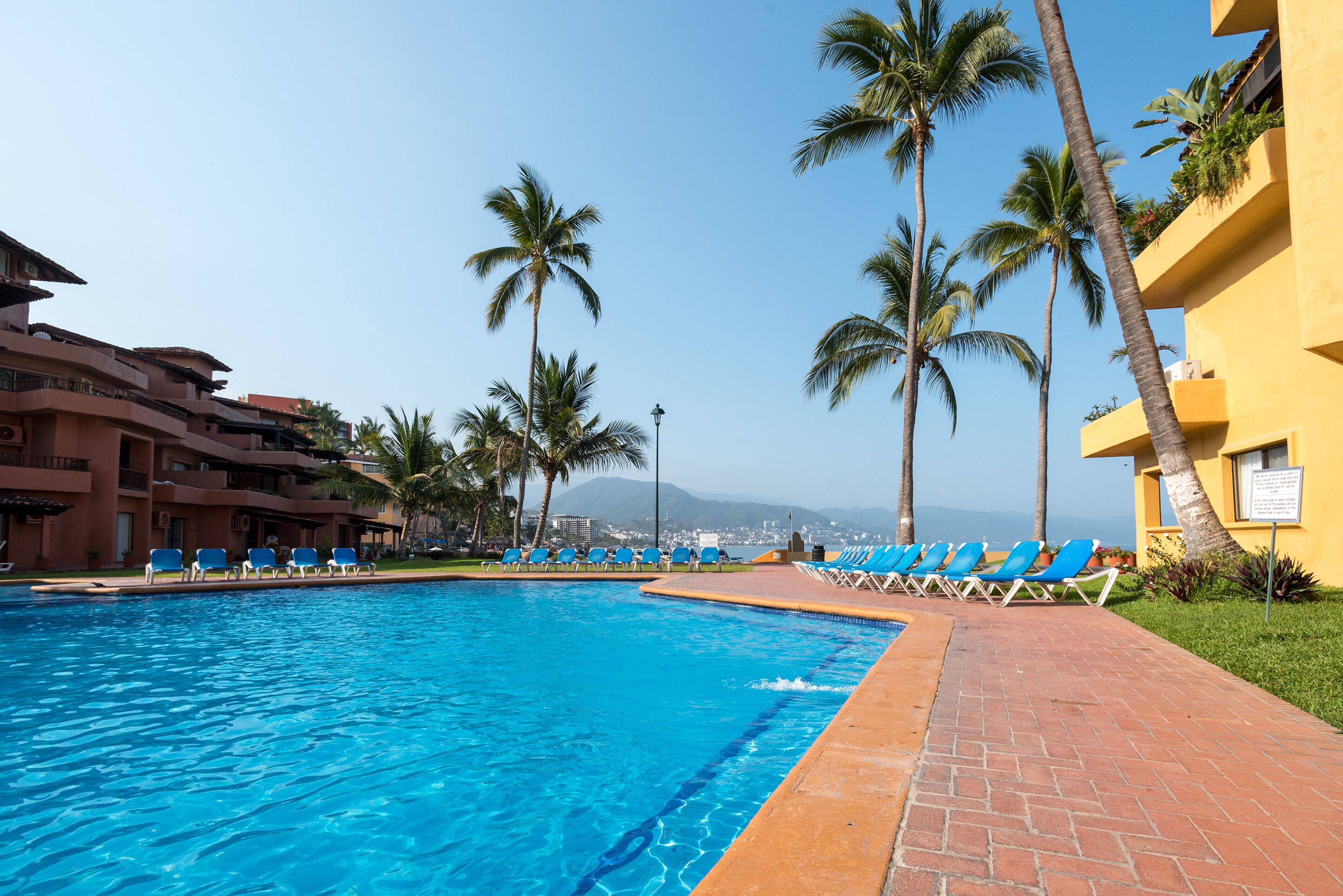 Apartamento, 2 quartos, sacada | Piscina | Piscina externa