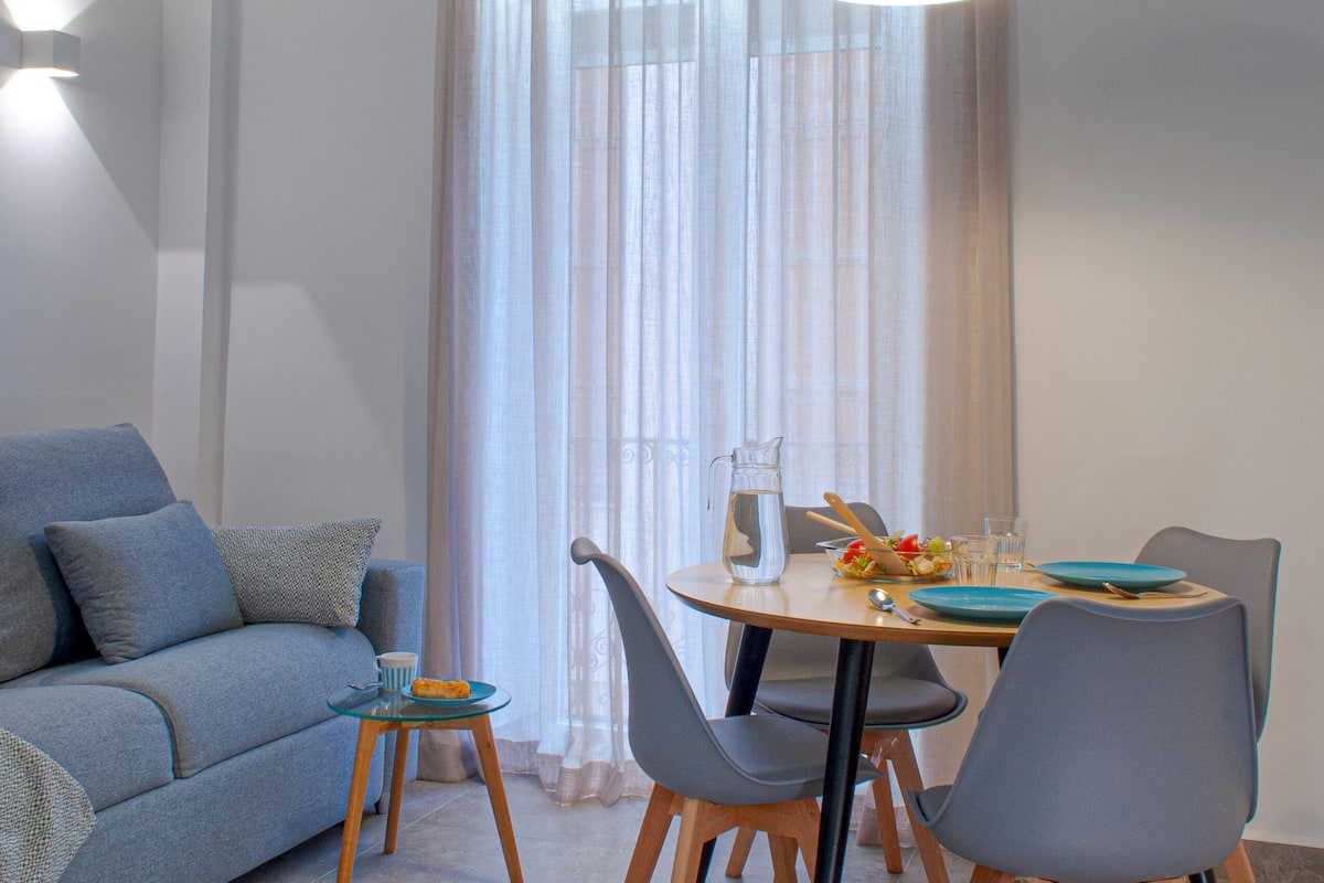 Apartamento, 2 quartos, varanda | Sala de estar