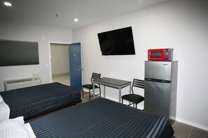 Quarto Duplo Básico | Secretária, Wi-fi grátis 