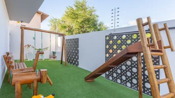 Área de recreio para crianças (ao ar livre)