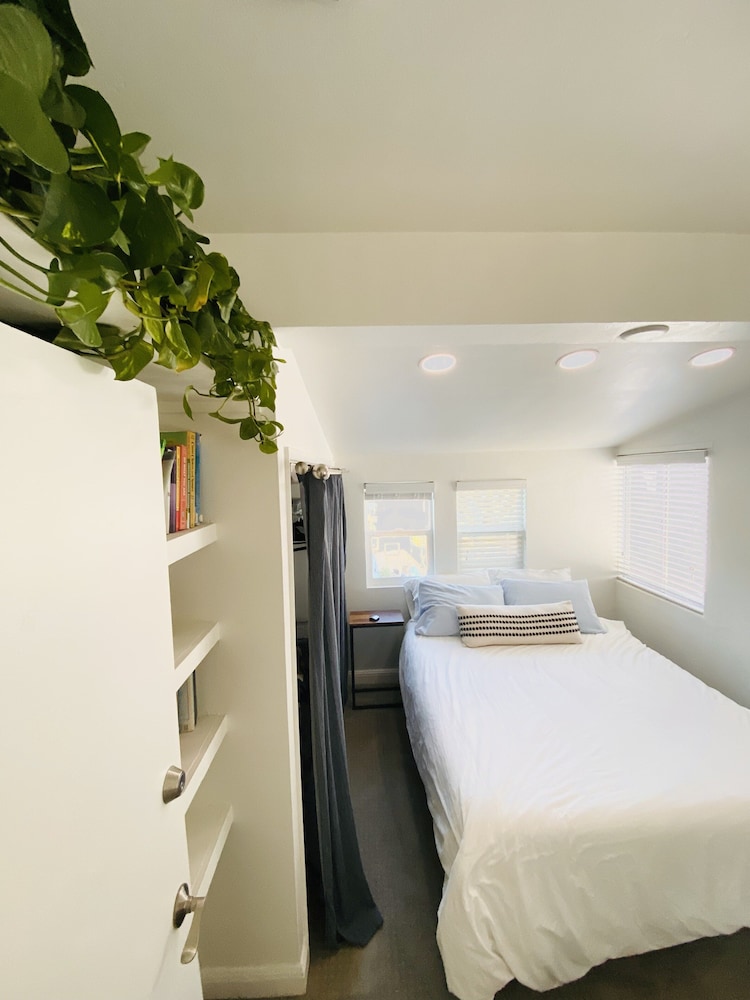 Newly Updated Retro Beach Rental - San Diego