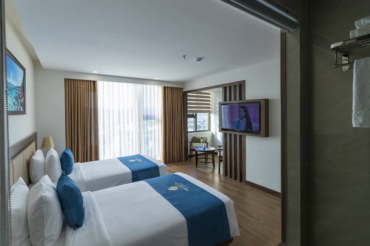 Quarto Duplo ou Twin Deluxe, Vista para a cidade | 1 quarto, roupa de alta qualidade, minibar com produtos grátis