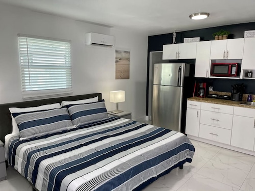 1762#3 · Private Studio! King Bed, Near Everything In Miami - Miami, FL