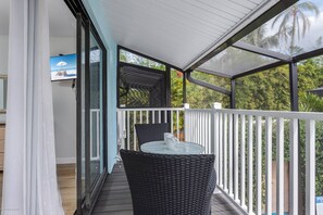 Apartamento em Condomínio Fechado (Key Point Village - Stickney Point) | Exterior