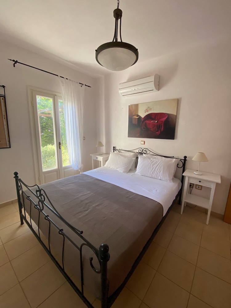 Four Bedroom Villa With Private Pool With Stunning Views And Beautiful Sunsets - Fiskardo