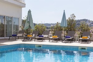 Piscina interior, piscina exterior