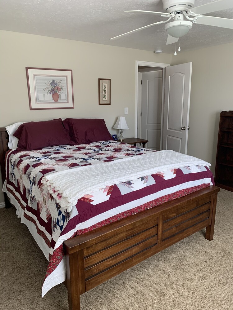 Entire Basement, Private Entrance, Gorgeous Views - Lake Bonneville Monument, UT