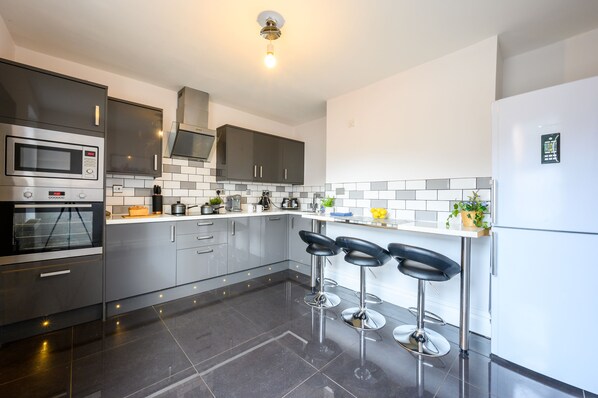 Apartamento | Cozinha privada | Fogão, cooktop, cafeteira/chaleira, chaleira elétrica