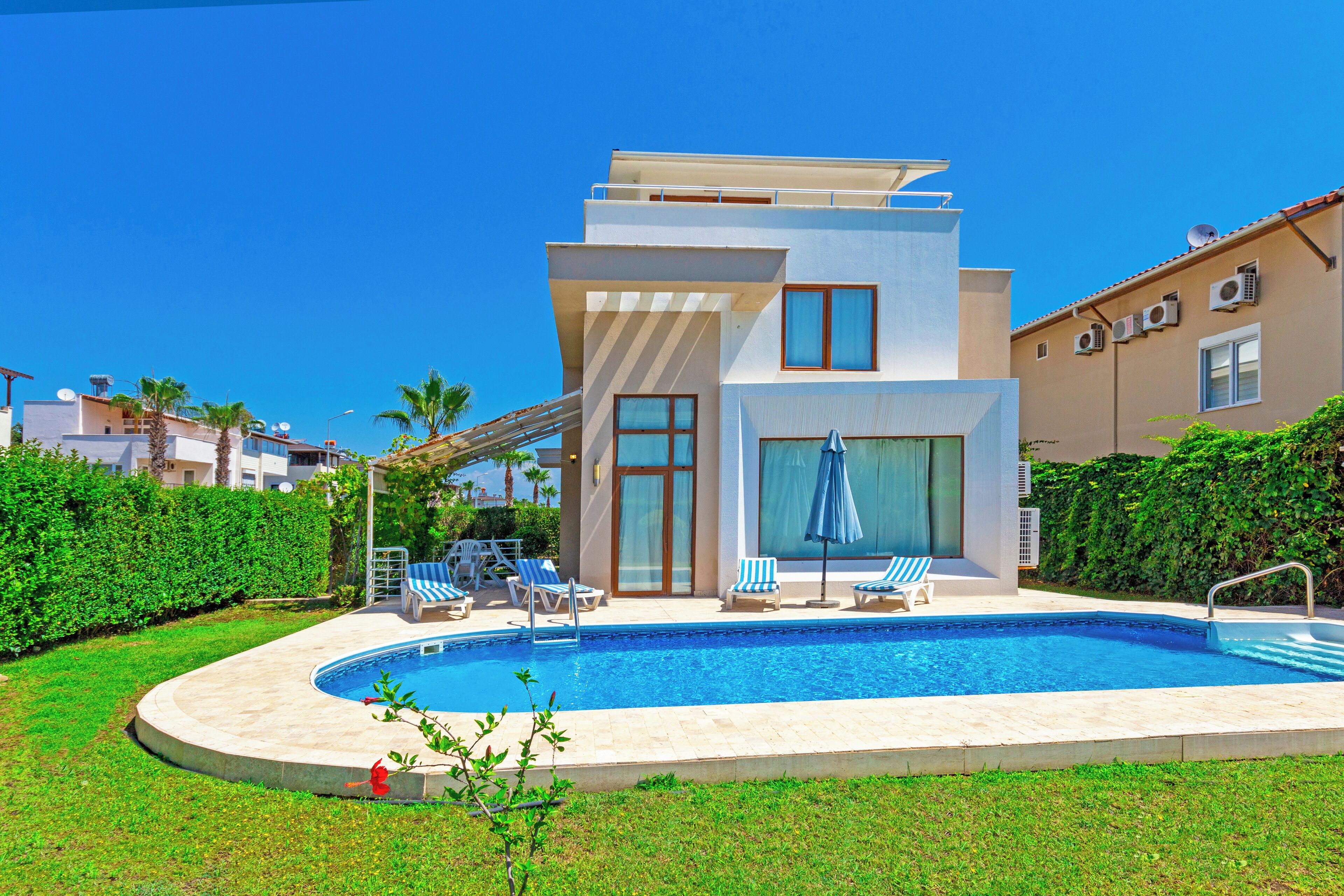 Piscina exterior sazonal 