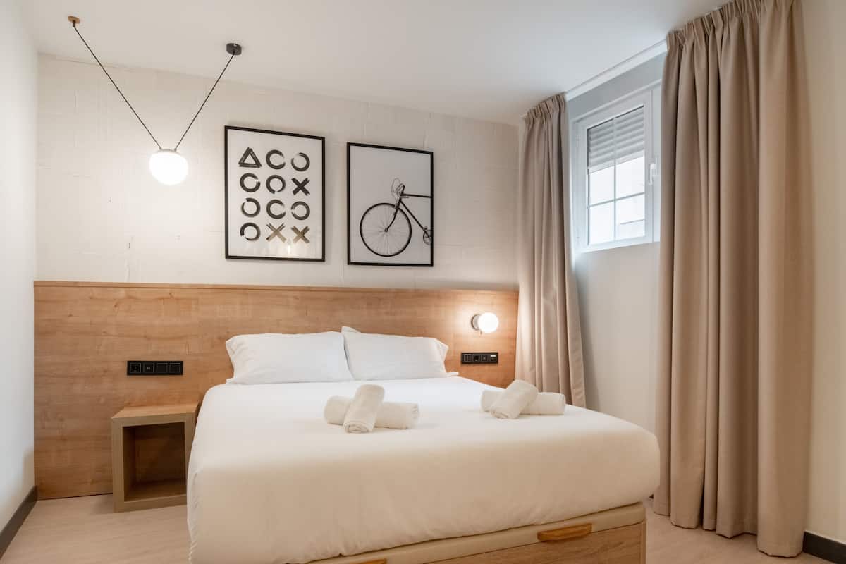 Apartamento, 1 quarto (XL (basement)) | 1 quarto, escrivaninha, espaço de trabalho para notebook