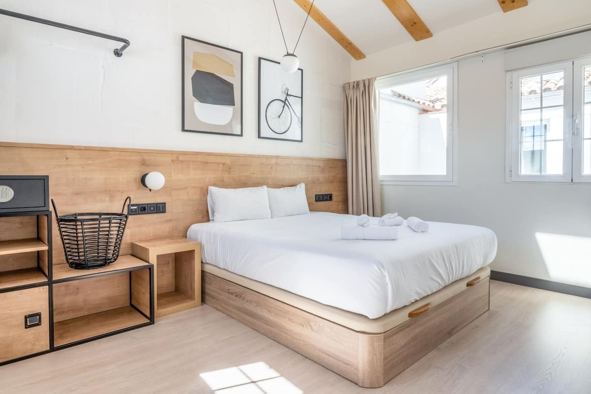 Apartamento, 1 quarto (M) | 1 quarto, escrivaninha, espaço de trabalho para notebook