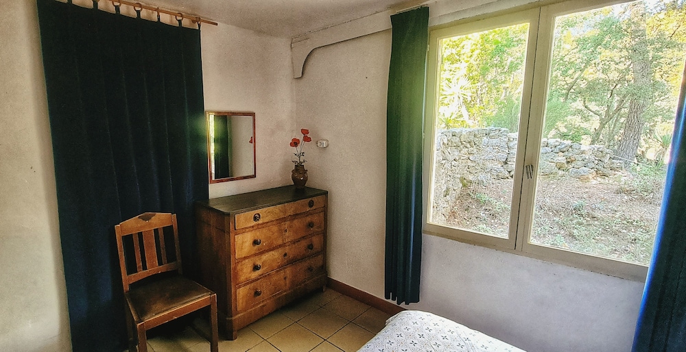 Gîte, 2*, Air Conditioned, In A Peaceful Setting Between Olive Trees And Pool - Var