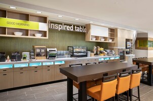 Pequeno-almoço tipo buffet diário incluído 