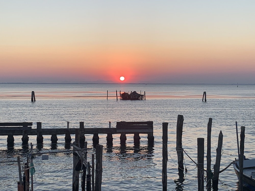 Peace And Sea On The Island Of Pellestina - Venice
