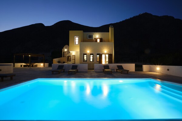 Private Villa Evgenia - Santorini