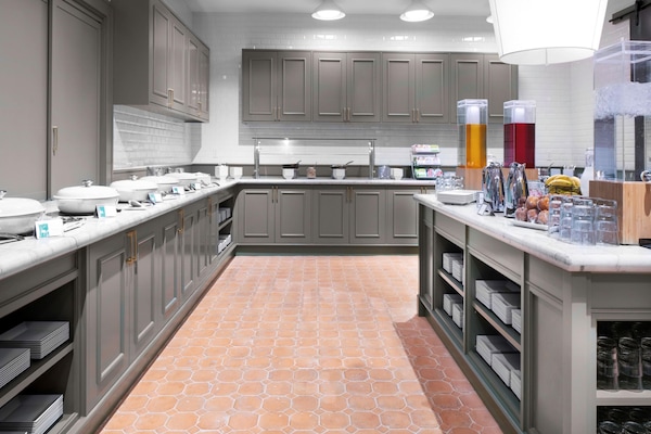 Pequeno-almoço tipo buffet diário incluído