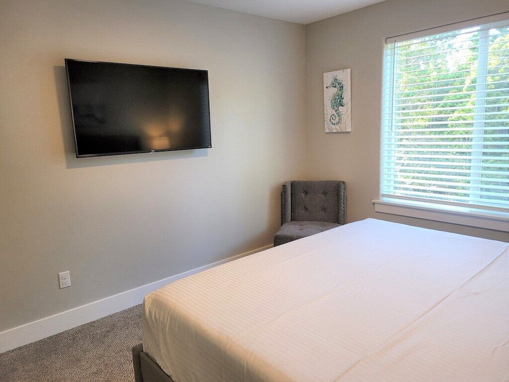 Newer Townhouse A/c Dogfriendly Beachpath Xbox Shuffleboard Pacman Pingpong Evch - Long Beach, WA