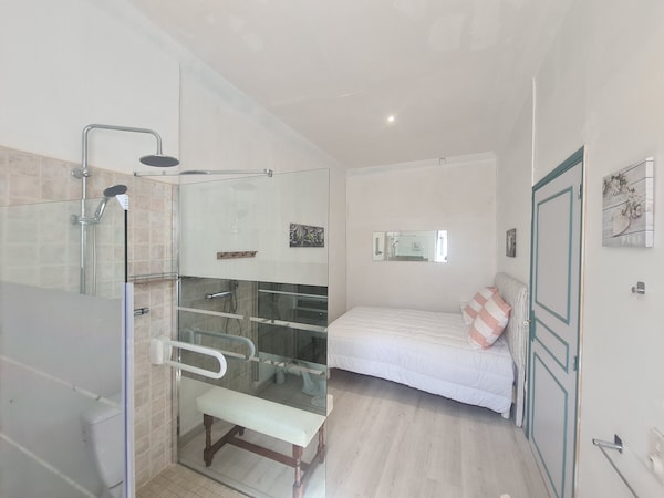Gite Le Blanc, 4 Bedrooms, 10 Persons - Loire Valley