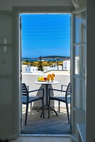 Maisonette street side | Vista do quarto