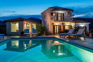 Vila | 3 quartos, cofres nos quartos