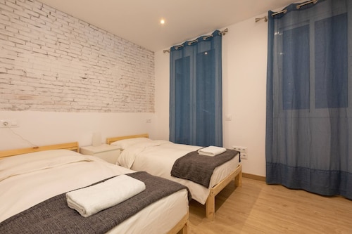 Nice Renovated Apartment Near Ramblas With Wifi - Barcelona