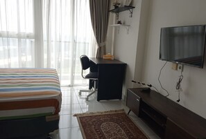 Escrivaninha, Wi-Fi de cortesia, roupa de cama