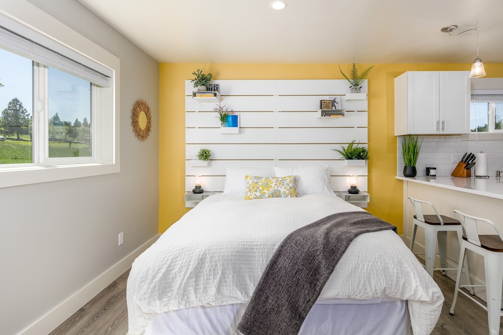 Charming Private Guest House Just 1 Mile From Downtown White Salmon - Washington