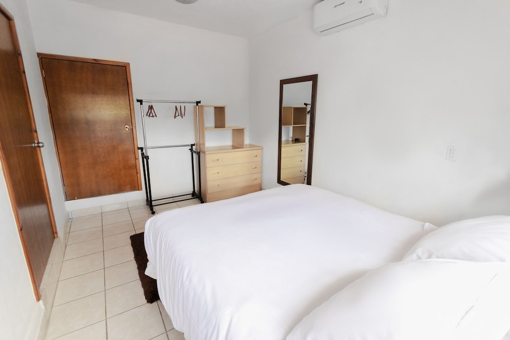 2bdr 2bath Apartment In Downtown With High Speed Wi-fi. Walk To The Malecon/sea. - Baja California Sur