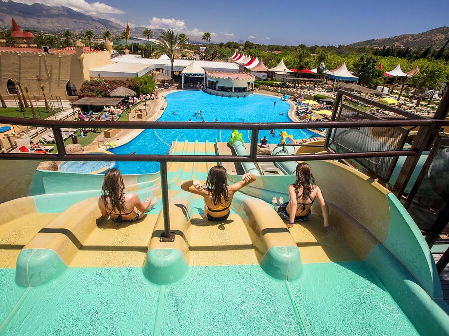 2 piscinas exteriores, espreguiçadeiras