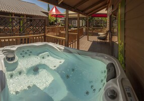 Berços (sobretaxa), Wi-Fi de cortesia, roupa de cama