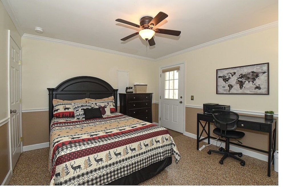 Mountain Escape | Hot Tub | Game Room | Fire Pit - Deep Creek Lake, Oakland