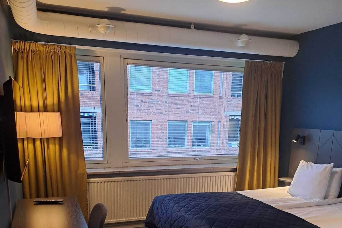 Wi-fi grátis, roupa de cama fornecida