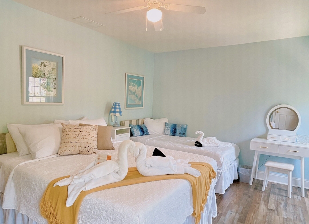 ❤️ Short Walk To Sandy Beach, Downtown, Lakefront & Lighthouse ❤️ Spacious House - 사우스 해븐