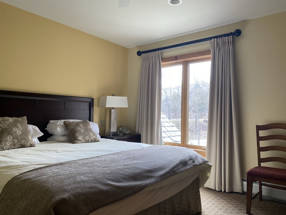 Jay Peak 4br/3.5ba Ski-in/out Townhome - Jay, VT