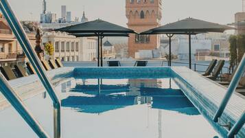 Piscina externa sazonal
