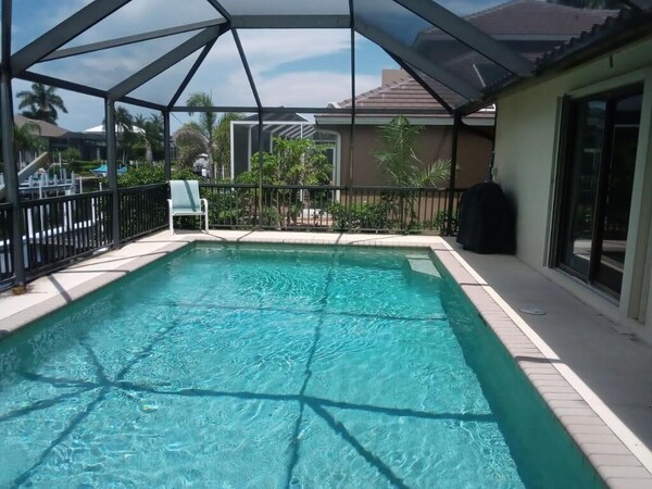 Walking Distance To The Beach!!! - Marco Island, FL