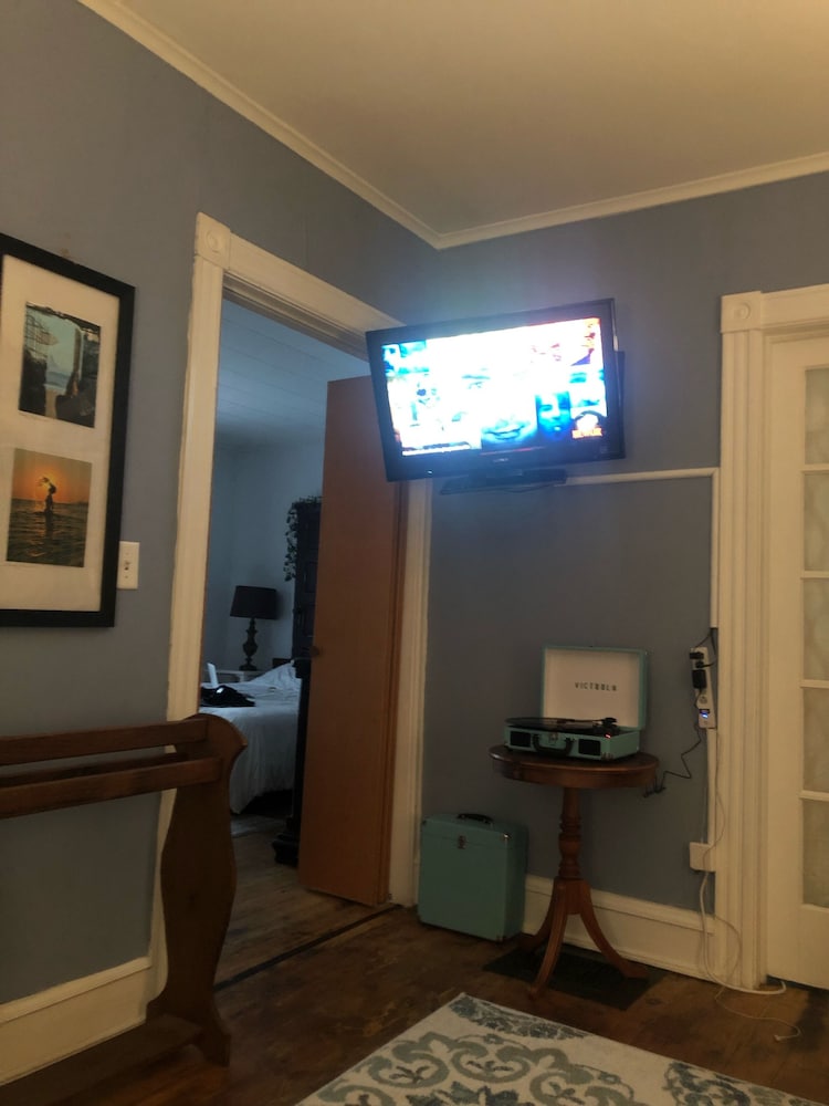 Historic Apt. In The Centre Of Elmira Heights - Horseheads, NY