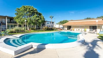 Apartamento em Condomínio Fechado, 2 quartos | Piscina