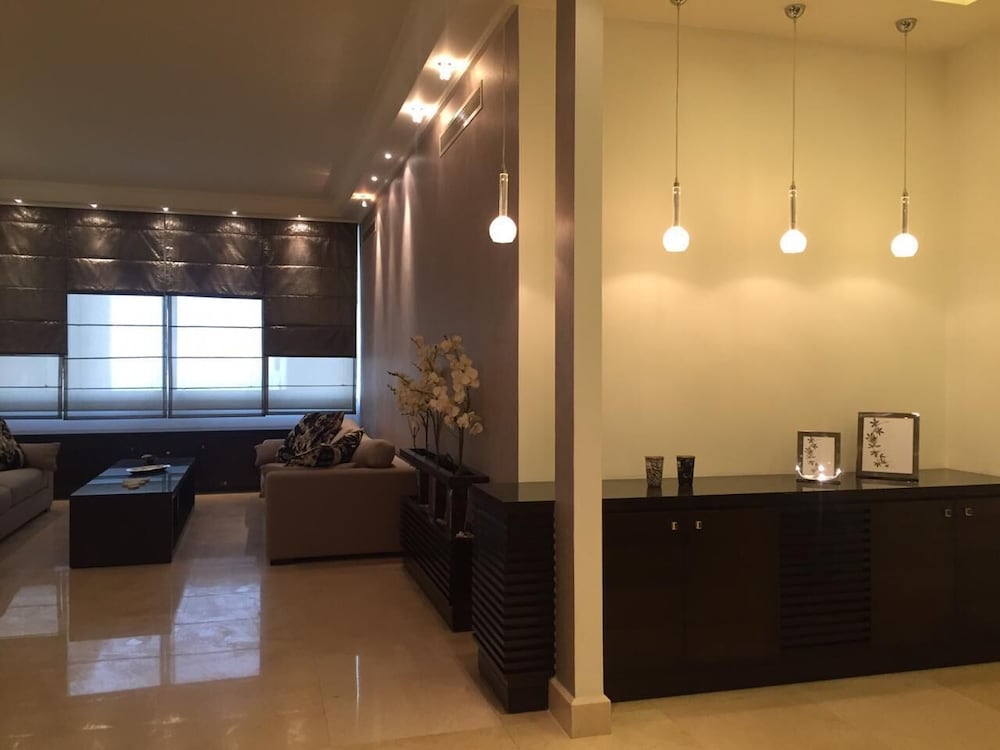 Spacious Apt. With Amazing Sea View In Verdun - Beirut