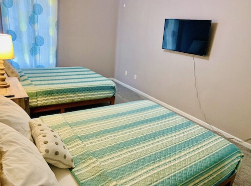 Auntie Ruckers Charming Townhouse - Lake Francis, Enterprise