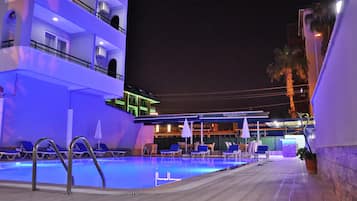 Bar à beira da piscina
