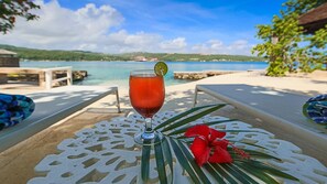 Vila, várias camas (Seagrapes Villa) | Sacada